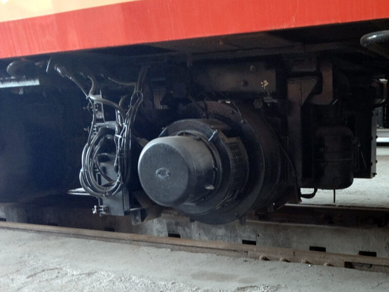 国鉄急行形気動車 キハ58形シリーズ | TECHNOLOGY | U-TRAINS